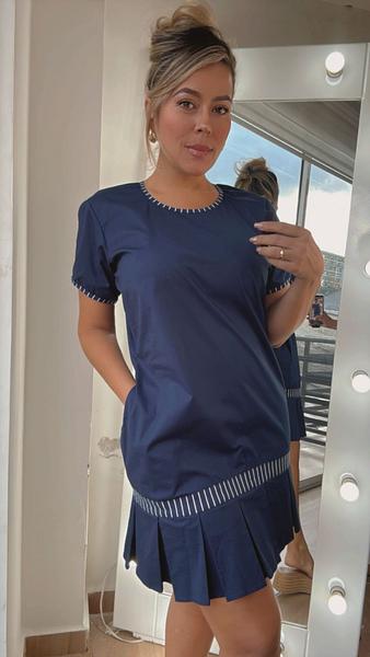 Bata Azul Rey – Elegancia Casual Y Confort